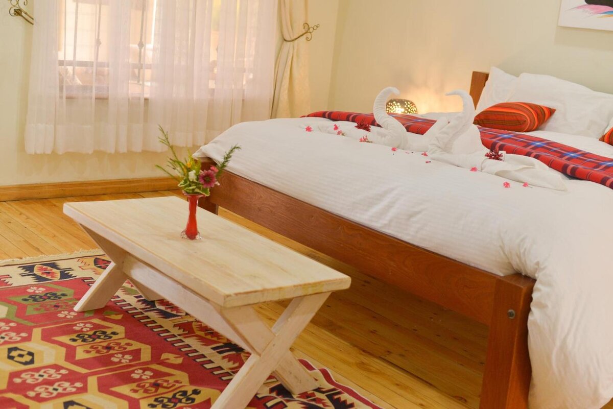 Staying with Everything Altitude. Unique breaks in Kenya.