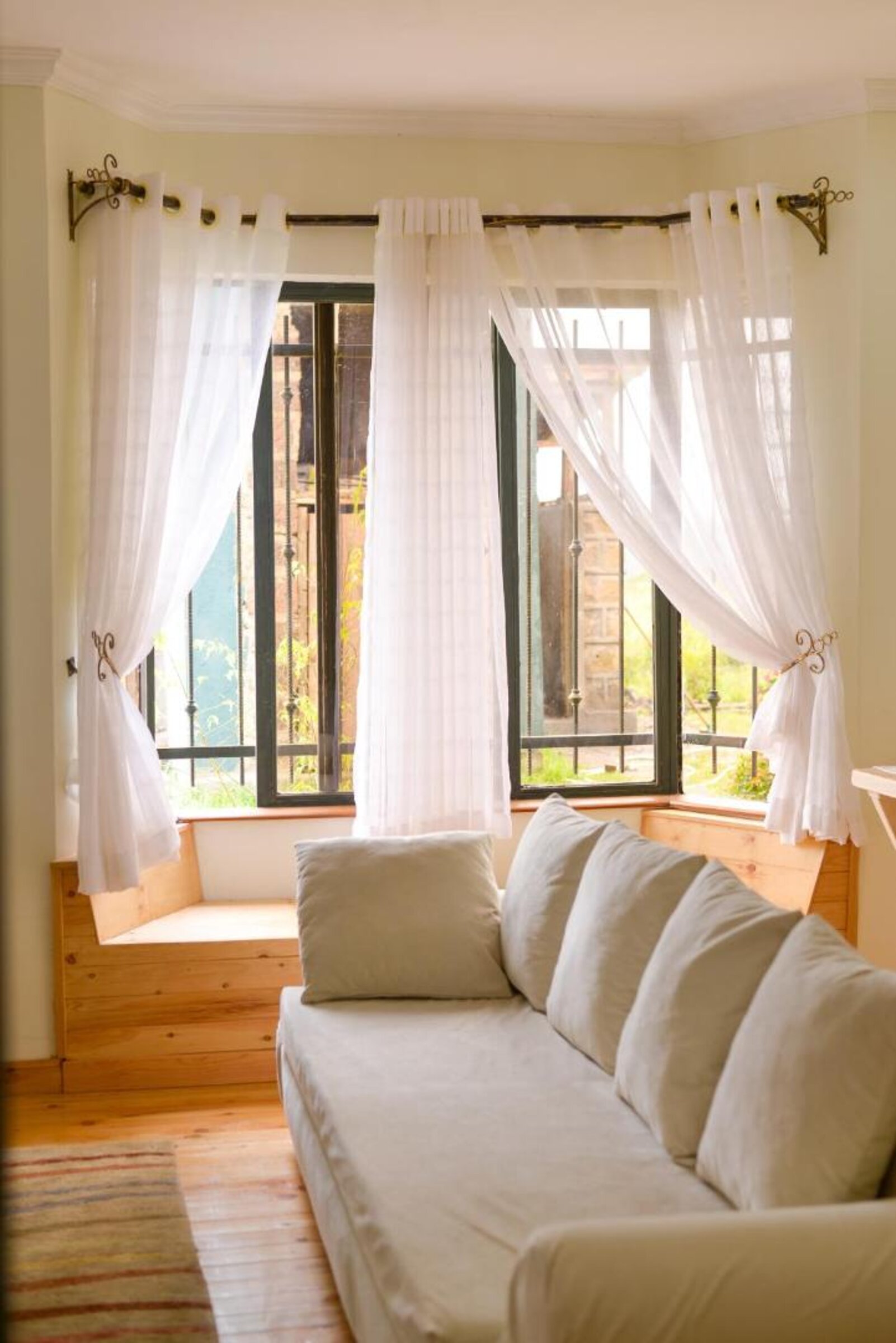 Staying with Everything Altitude. Unique breaks in Kenya.